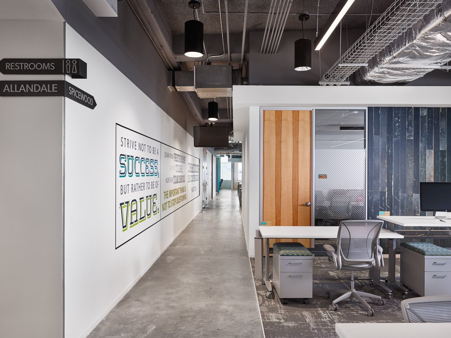 BazaarVoice: Tech Workspace Design Solutions for Productive Teams